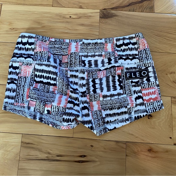 Fleo | Shorts | Fleo Lrc M | Poshmark